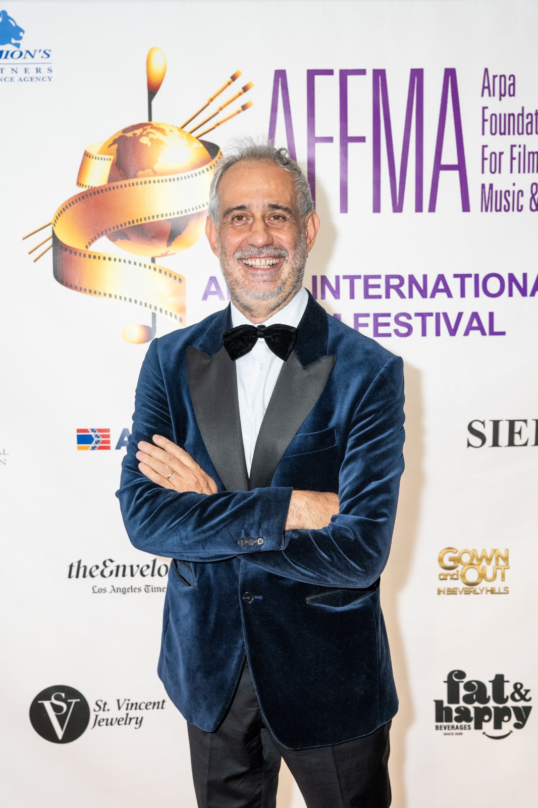 Regizorul Toma Enache a primit premiul „Outstanding Achievement in ...